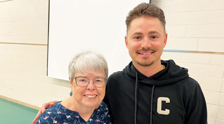 Chicago Cub Visits Franke Park Elementary – The Waynedale News